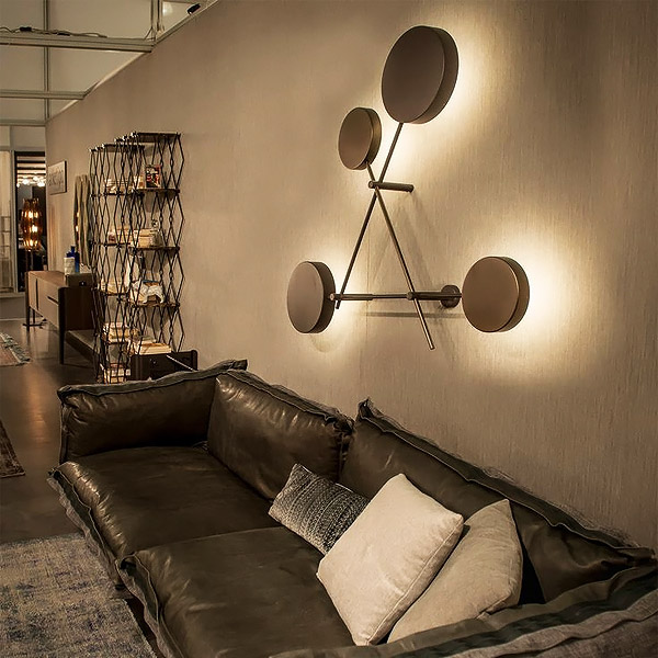 Модел Iride. Производител: Arketipo, Италия. Модерна италианска стенна лампа - аплик. Луксозно ...